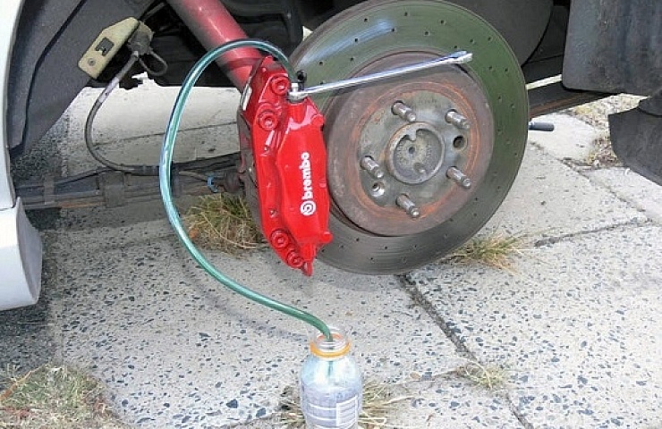 How to Replace Brake Fluid Sensor: Quick DIY Guide